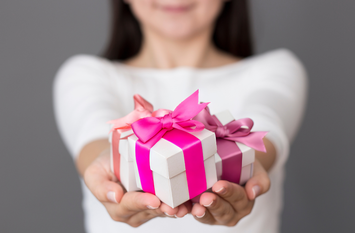 Celebrating Milestones: How to Honour Your Helper’s Work Anniversary ...